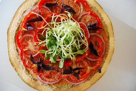 Raw Pizza with Gluten-Free Crust | THE GLOBAL GIRL